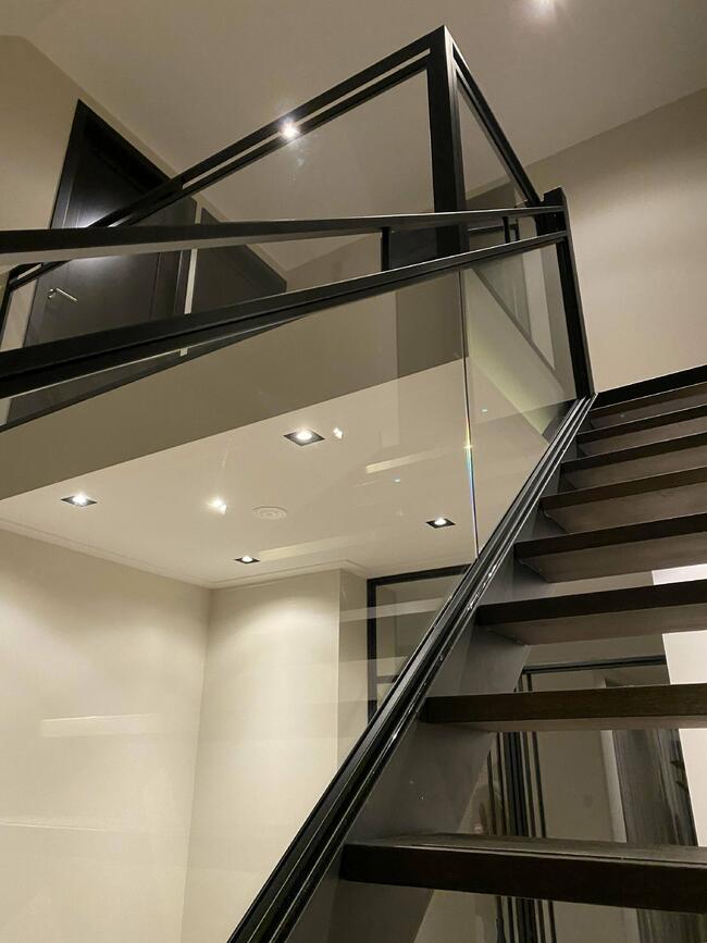 Stalen trapleuningen – Altijd op maat – Dibbet Doors - Dibbet Doors